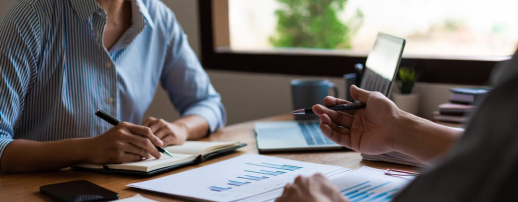 Communication Crisis Tips to Maintain Construction Client Trust - Handle